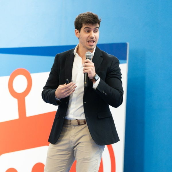 Alejandro Mañez - Digital Robots | MWC Barcelona